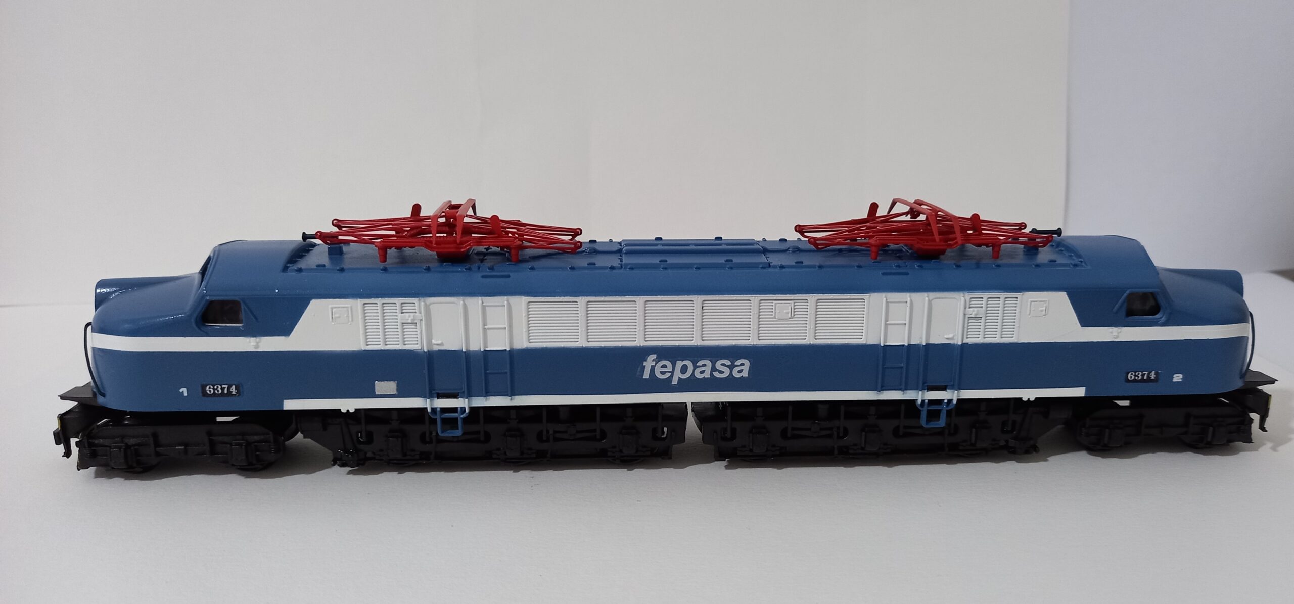 Serviço de pintura locomotiva Fepasa fases 1. 2 e 3 - Models Ferrovia ...