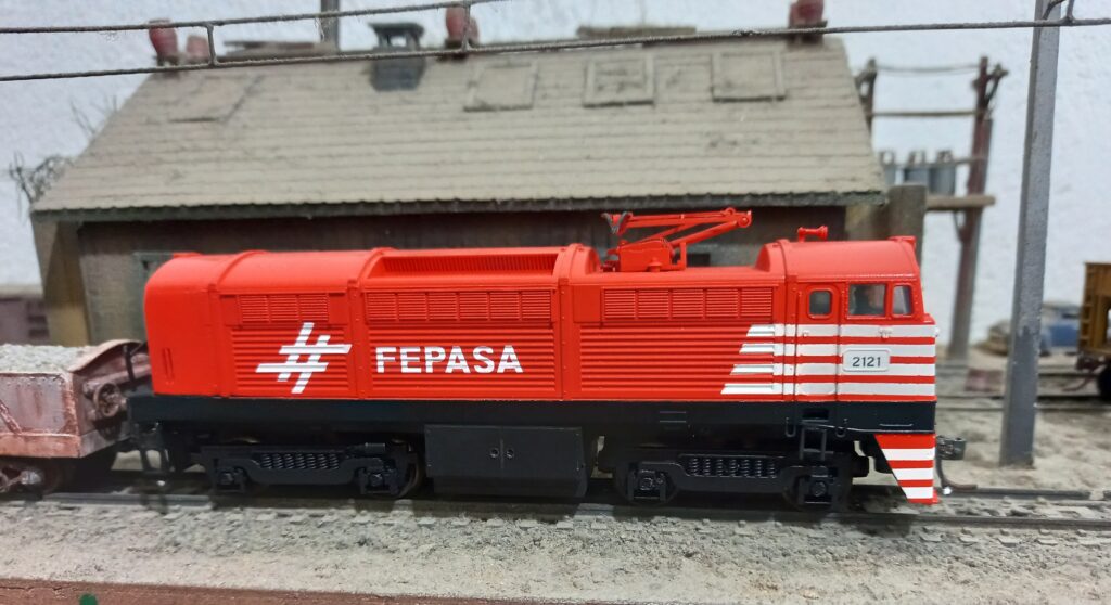 Serviço de pintura locomotiva Fepasa fases 1. 2 e 3 - Models Ferrovia ...